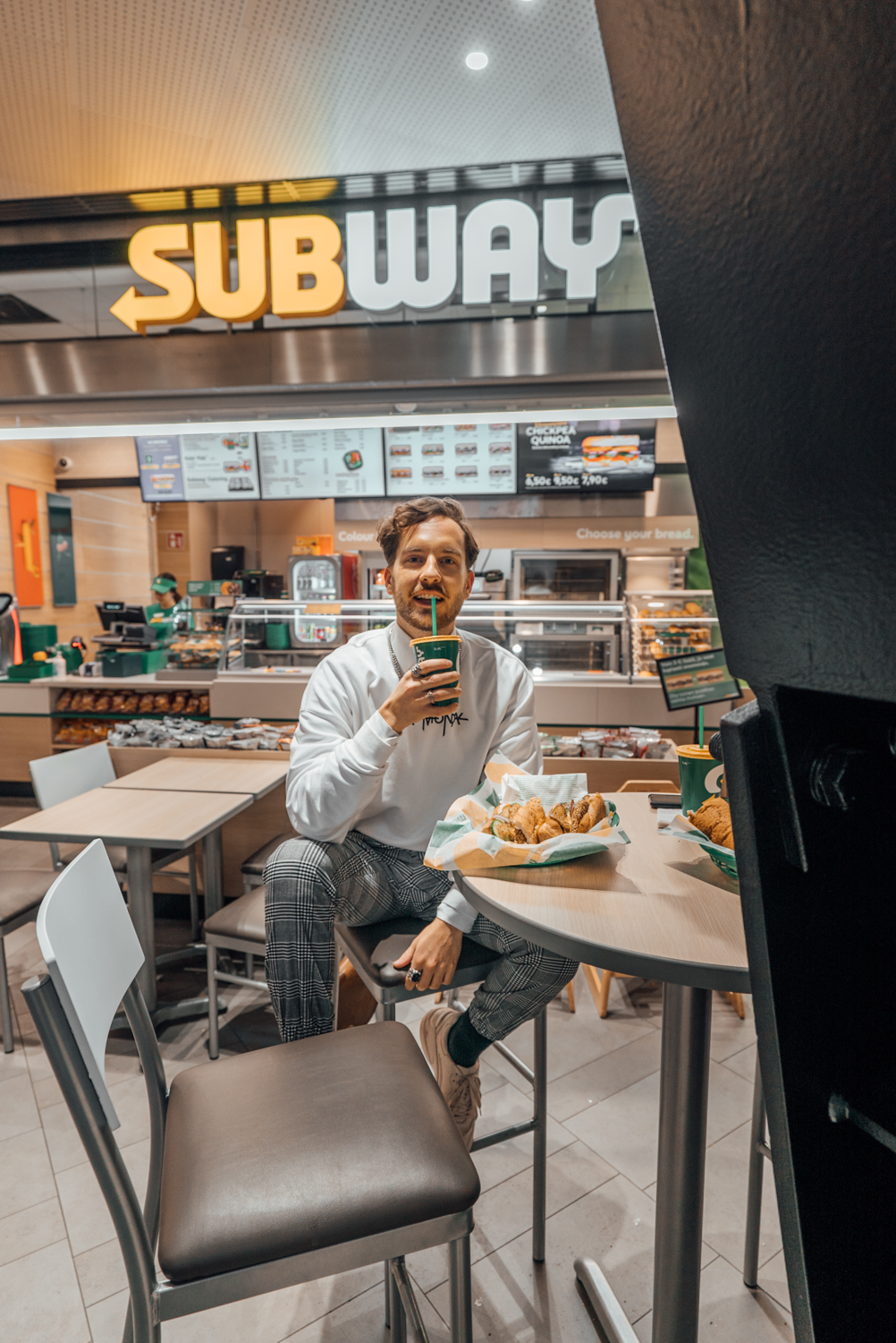 subway-mustarttu-2 – MUSTARTTU